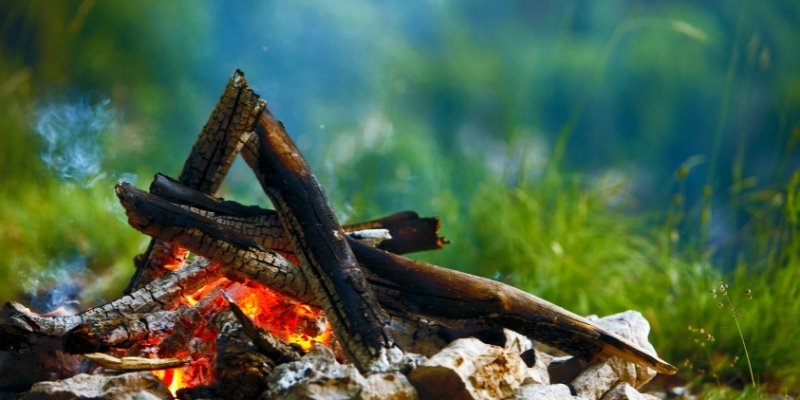 Best Practices When Building a Great Campfire | Expert Tips From Walden ...