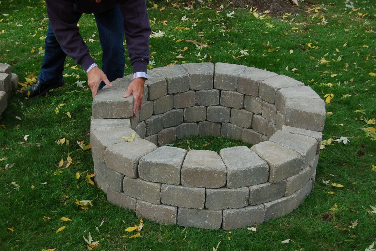 Retaining wall blocks for fire pit store